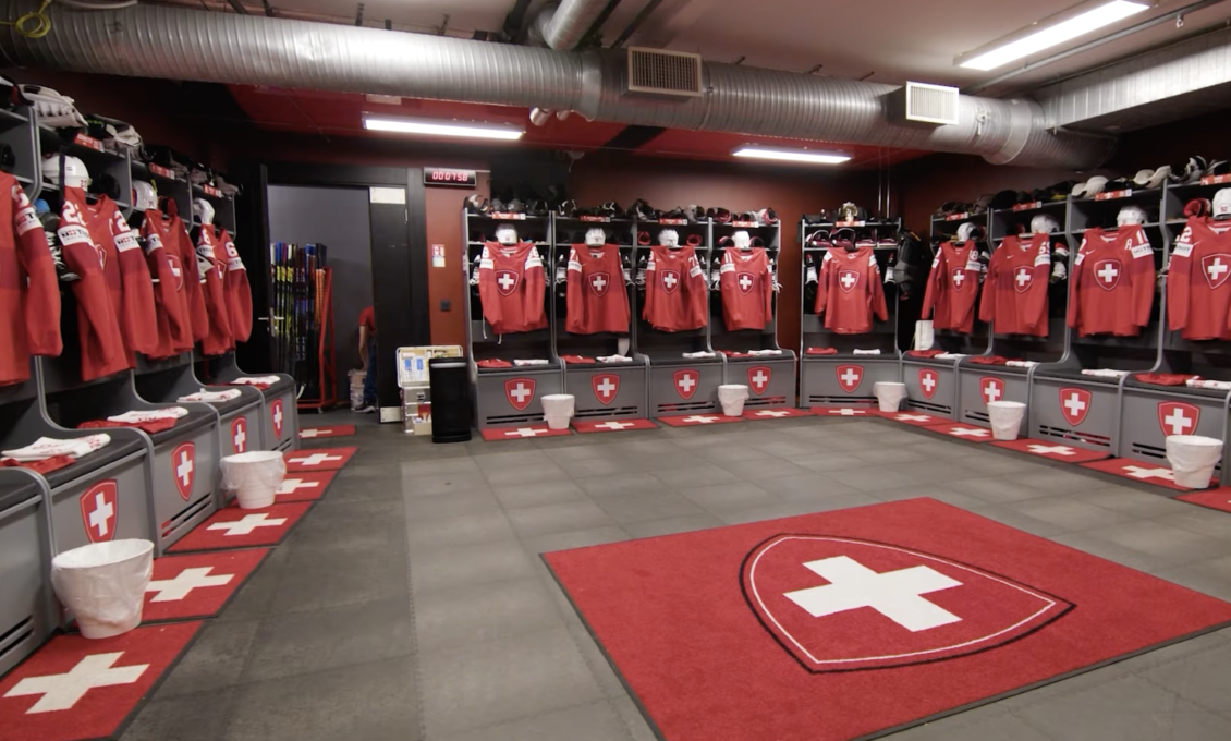 MONDIAL 2023 - Visitez le vestiaire de l'équipe de Suisse avec Stefan ...