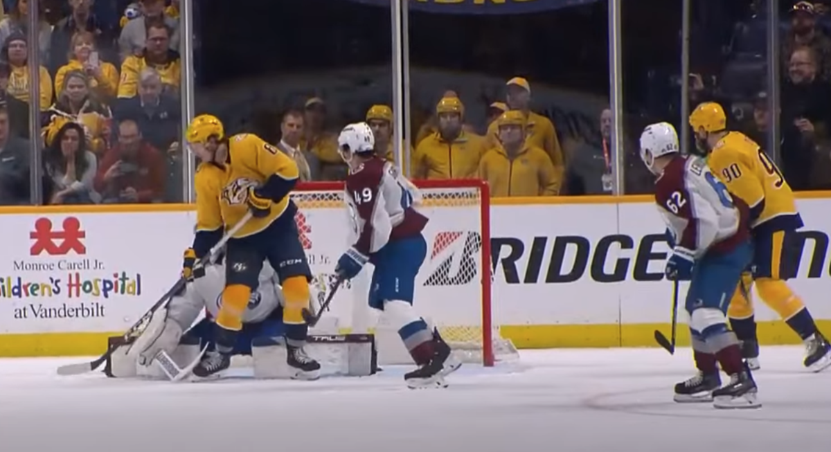 ️ NHL - 8ème succès de suite pour les Preds, assist de Roman Josi ...