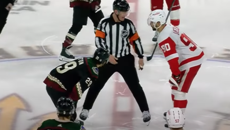 ️ NHL - J.J. Moser participe au joli succès face à Detroit | Planète Hockey