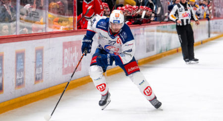 L'ÉQUIPE DU MOIS - Derek Grant, le centre indiscuté | Planète Hockey