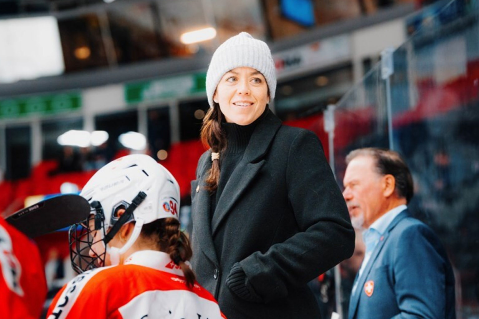 SIHF - Cyndy Kenyon reprend les U14 et U16 féminines | Planète Hockey