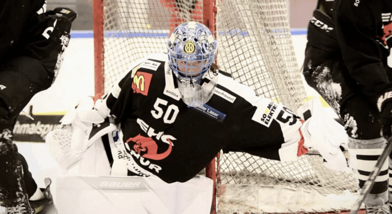 HOCKEY FÉMININ - À 14 ans, une gardienne de Coire part aux États-Unis ...